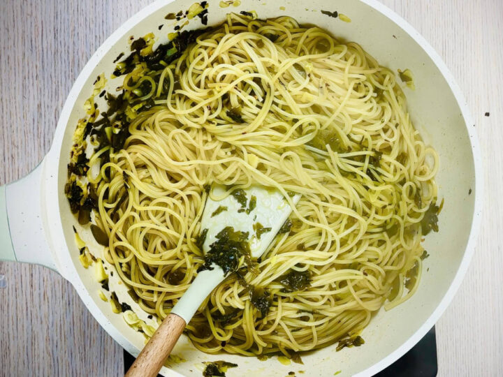 Easy Takana Spaghetti (Japanese Pickled Greens Pasta)